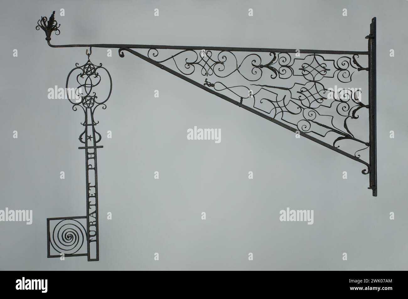 Anonymous, has the key (II). Locksmith brand. Paris (dummy title), 1700 ...