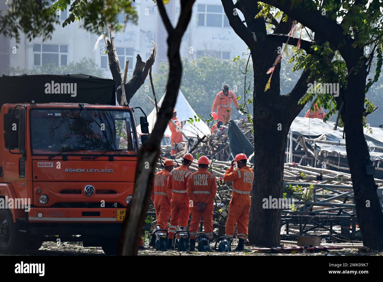 New Delhi, India. 17th Feb, 2024. NEW DELHI, INDIA -FEBRUARY 17: NDRF and other rescue team ...