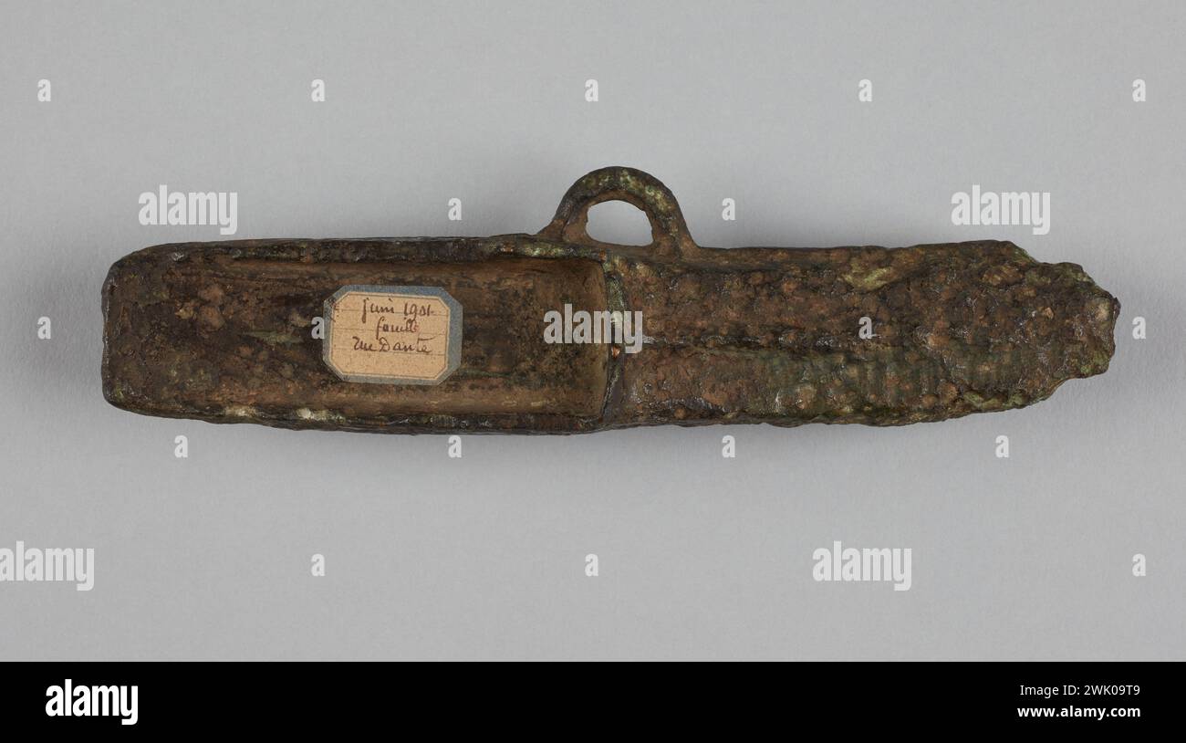 Talon ax (title awarded). Bronze. Carnavalet museum, history of Paris ...