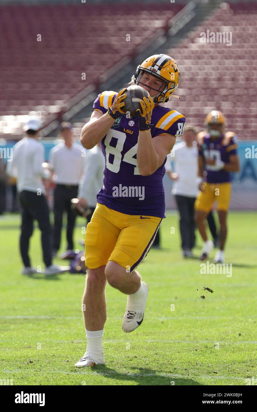 LSU Tigers tight end Mac Markway (84) catches a pass during warm-ups ...
