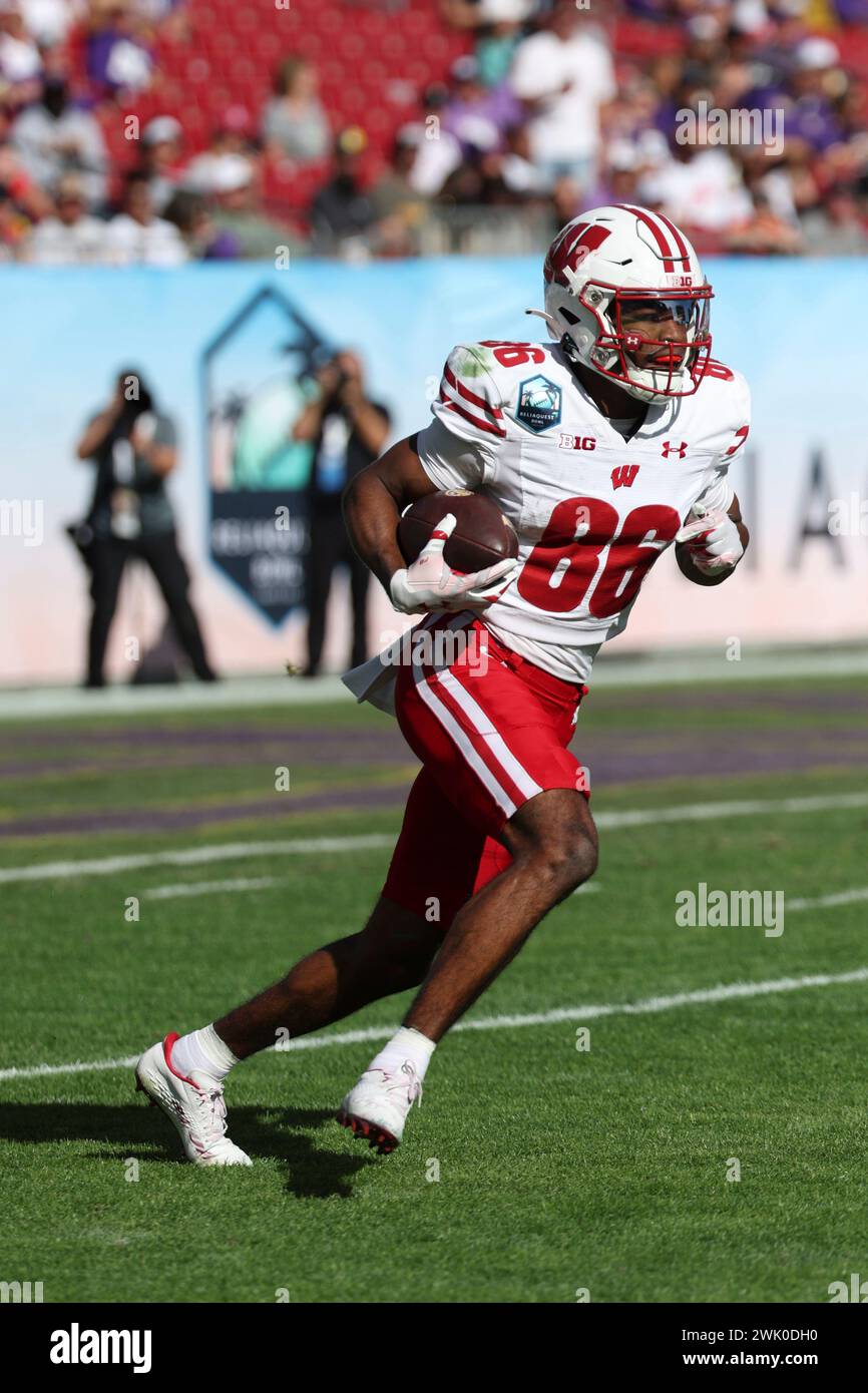 Wisconsin Badgers wide receiver Vinny Anthony II (86) carries the ball ...