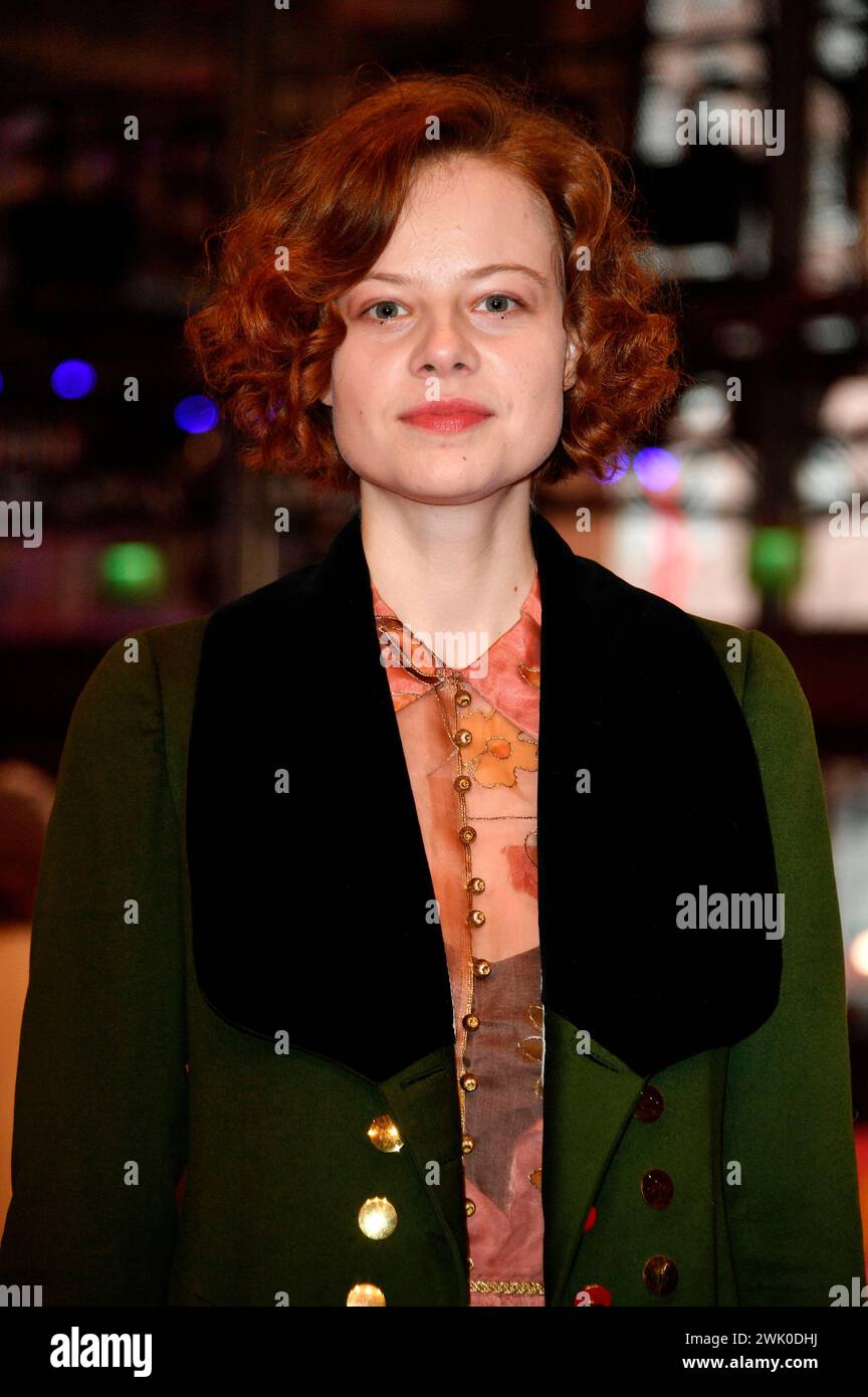 Emma Bading bei der Premiere des Kinofilms In Liebe, Eure Hilde / From ...