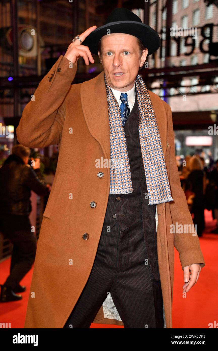 Alexander Scheer bei der Premiere des Kinofilms In Liebe, Eure Hilde ...