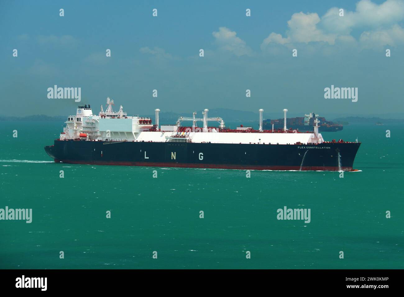 Flex lng hi-res stock photography and images - Alamy