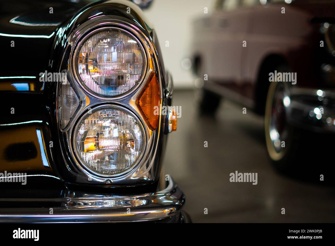 Close view headlight old hi-res stock photography and images - Alamy