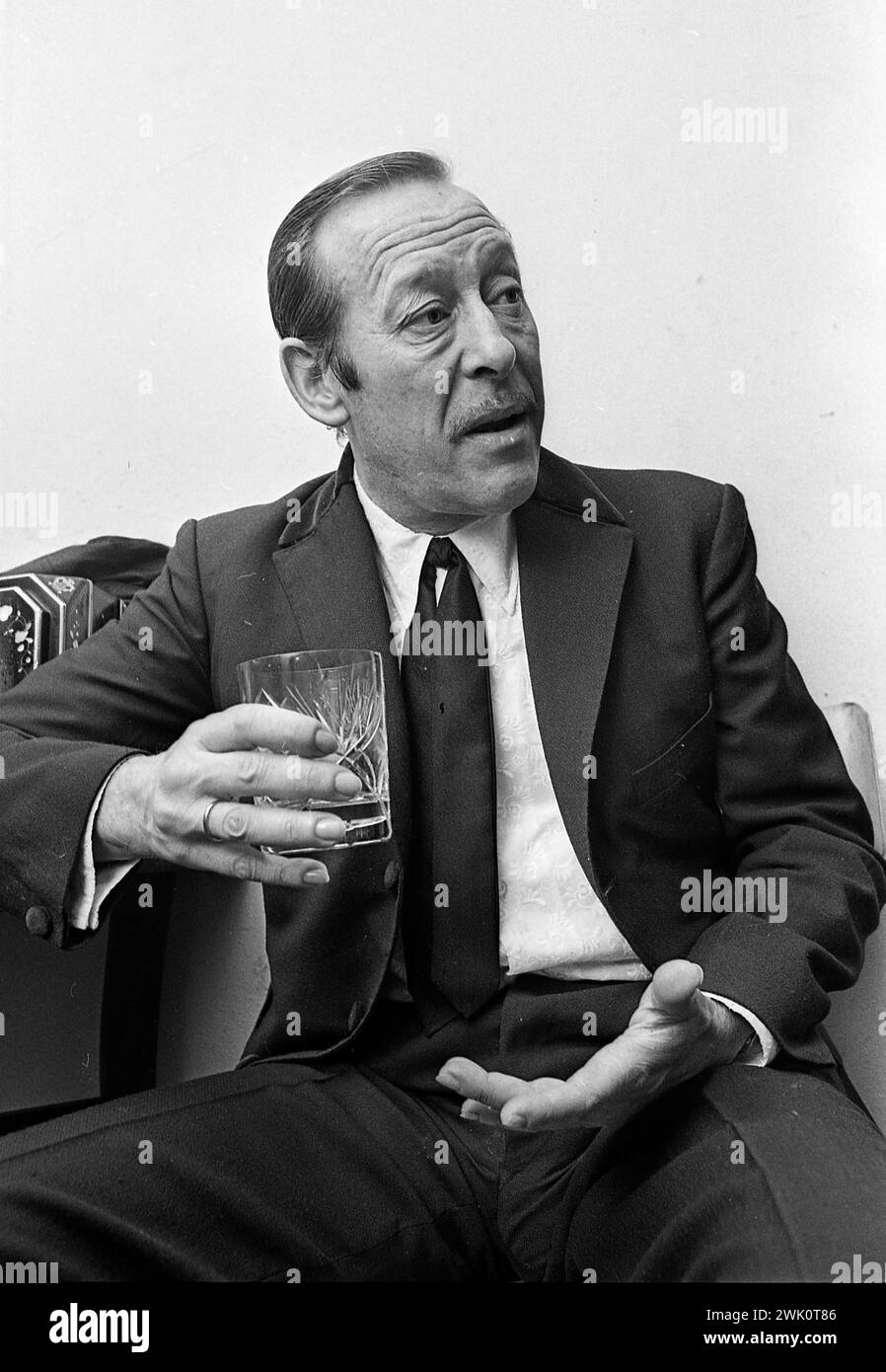 Argentine tango singer Roberto Goyeneche, during a press interview in ...