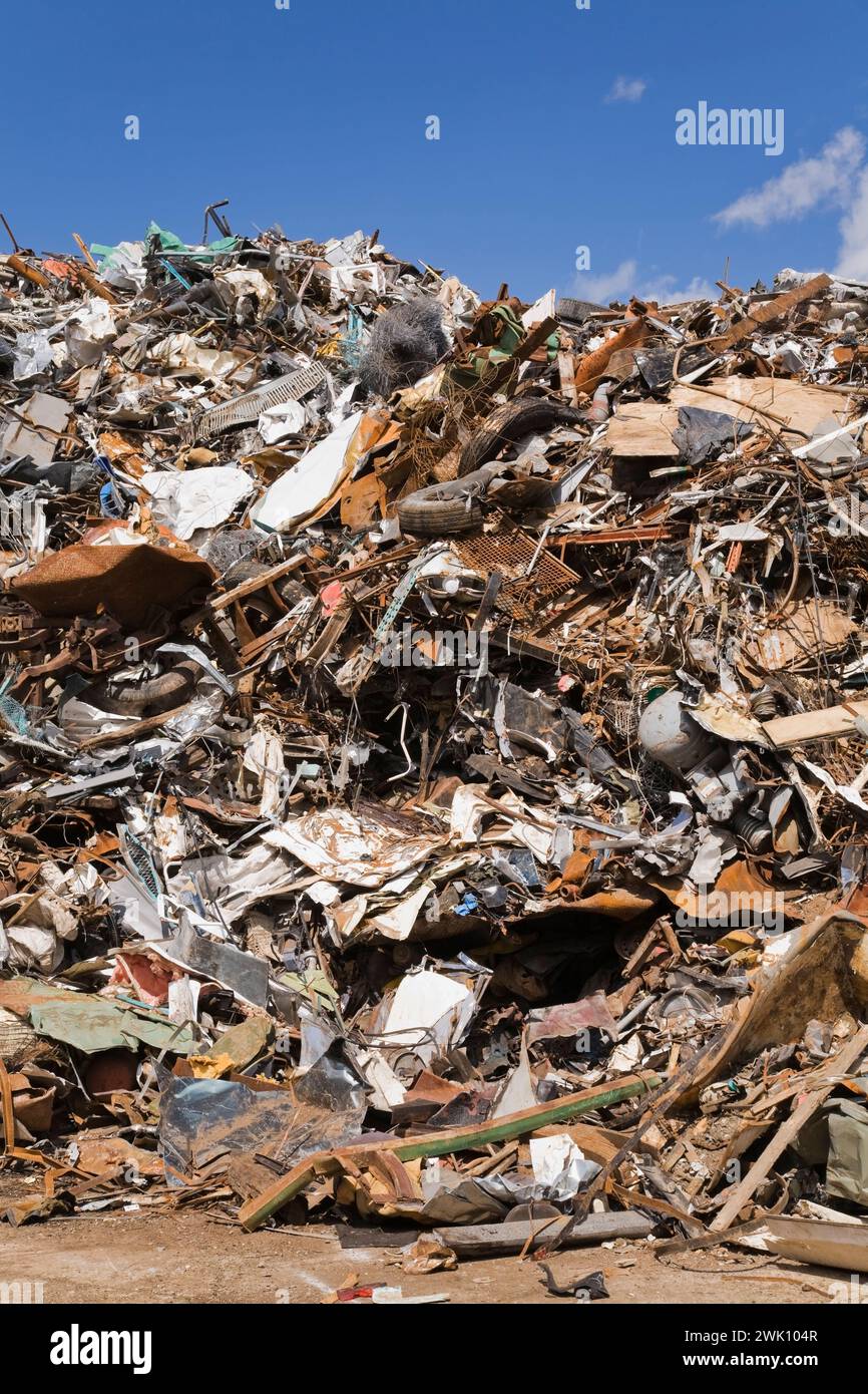 Various broken items hi-res stock photography and images - Alamy