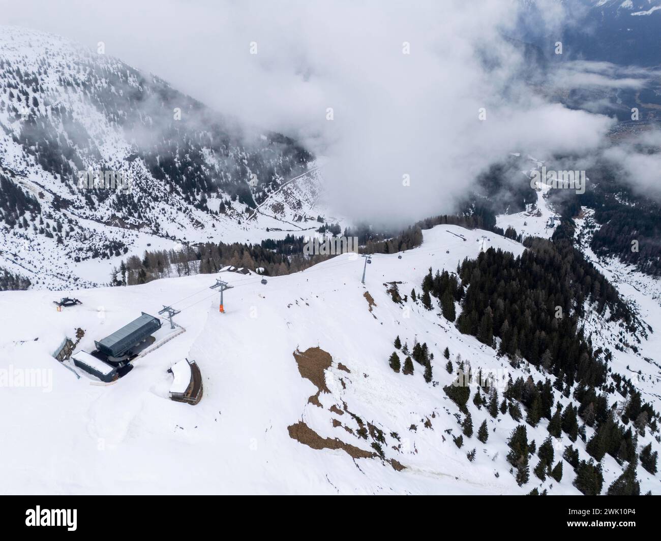 Hoch-Imst, Österreich. 17 Februar 2024. Bergstation des Skigebietes ...