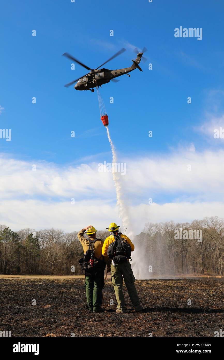 Members of the Tennessee Army National Guard's 1/230th Assault ...