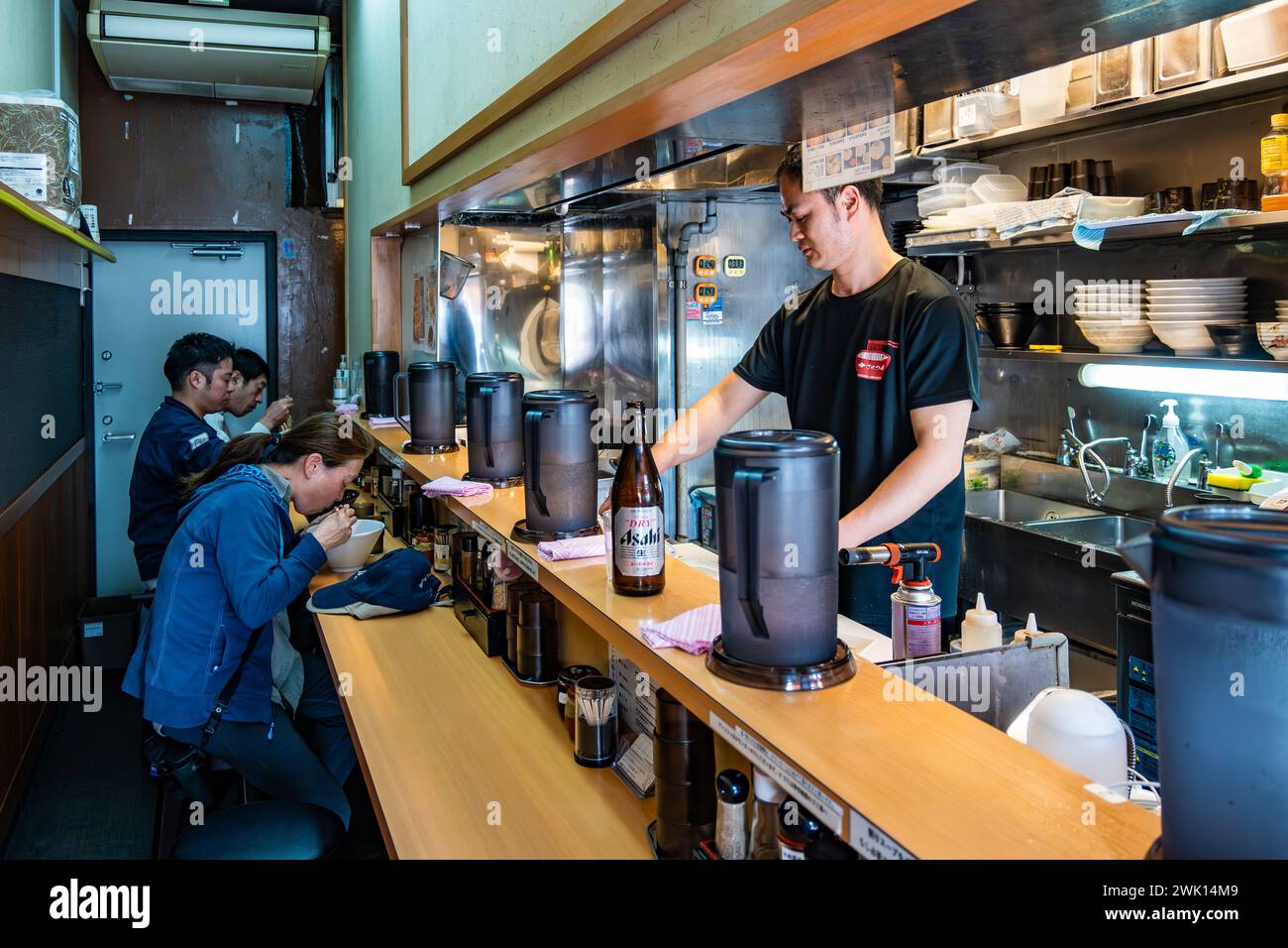 Noodle chef hi-res stock photography and images - Alamy