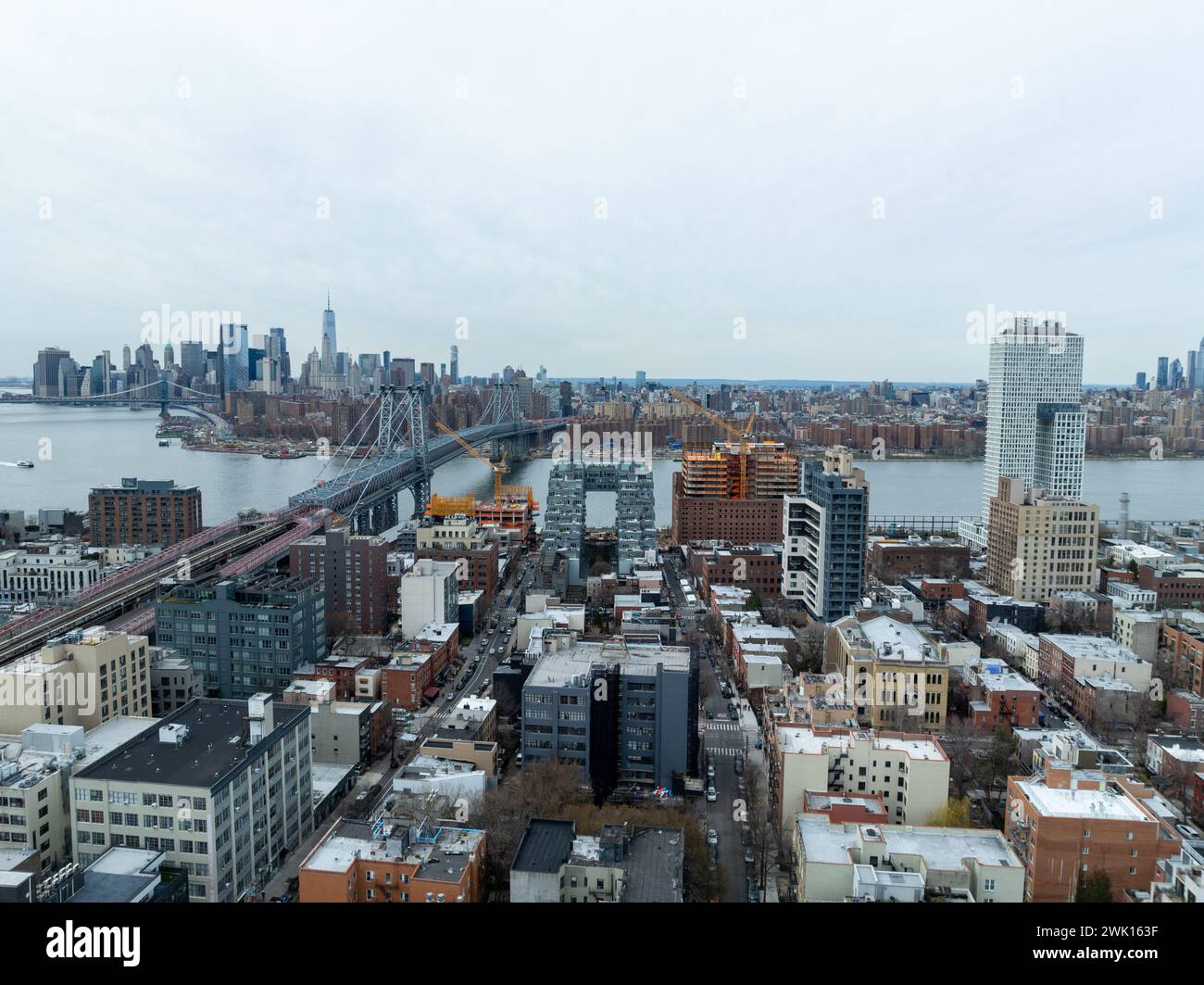 View manhattan from greenpoint brooklyn hi-res stock photography and ...