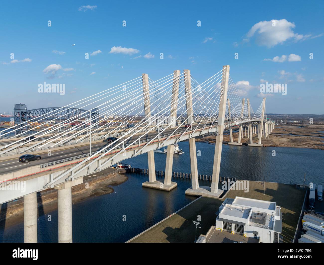 Aerial view of the New Goethals Bridge, spanning Arthur Kill strait ...