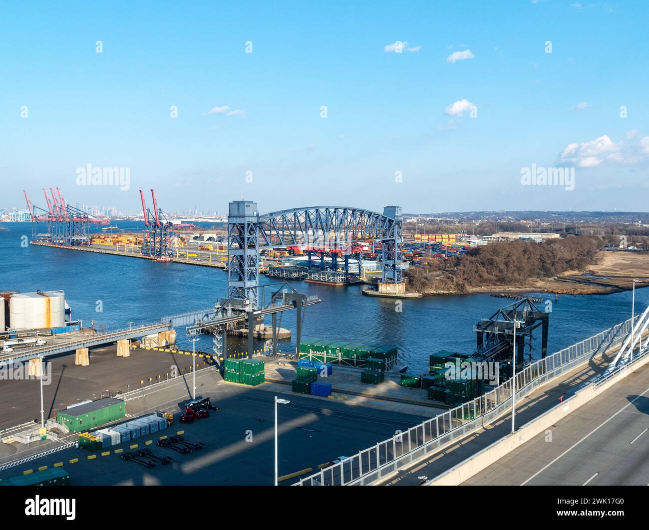 Arthur Kill Vertical Lift Bridge. The Goethals Bridge and Arthur Kill ...