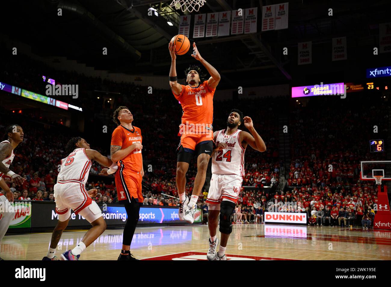 Illinois guard Terrence Shannon Jr. (0) goes to the basket against ...