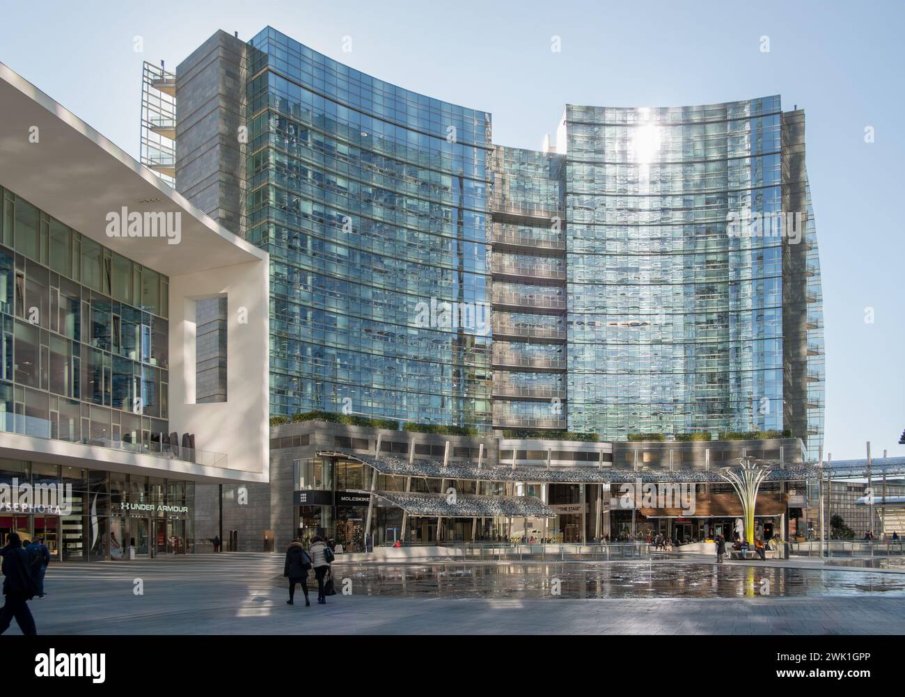 Downtown and business district hi-res stock photography and images - Alamy