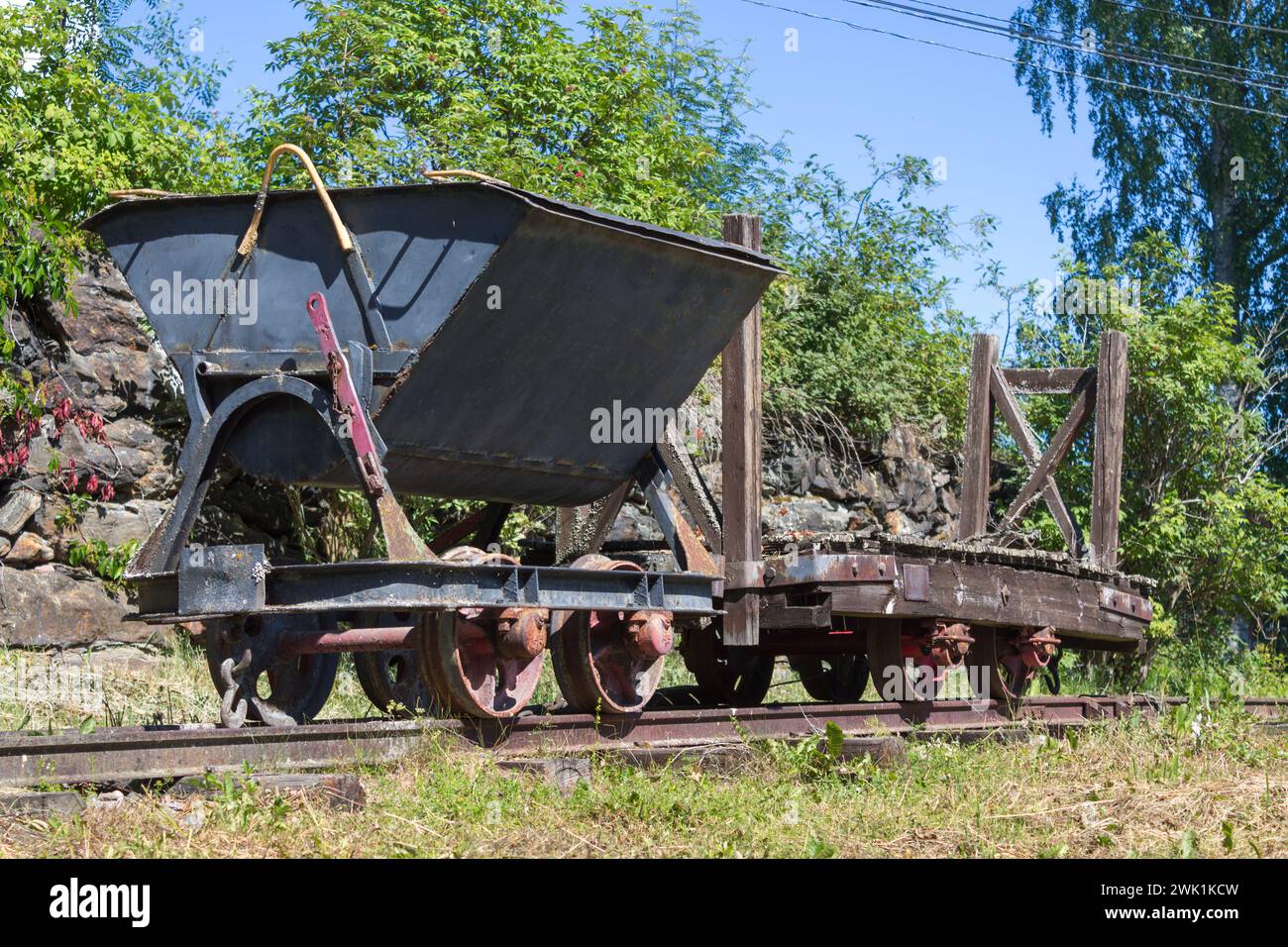 Mining carts hi-res stock photography and images - Alamy