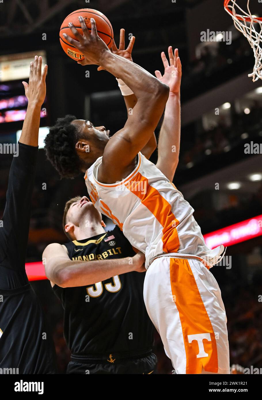 KNOXVILLE, TN - FEBRUARY 17: Tennessee Volunteers forward Tobe Awaka ...