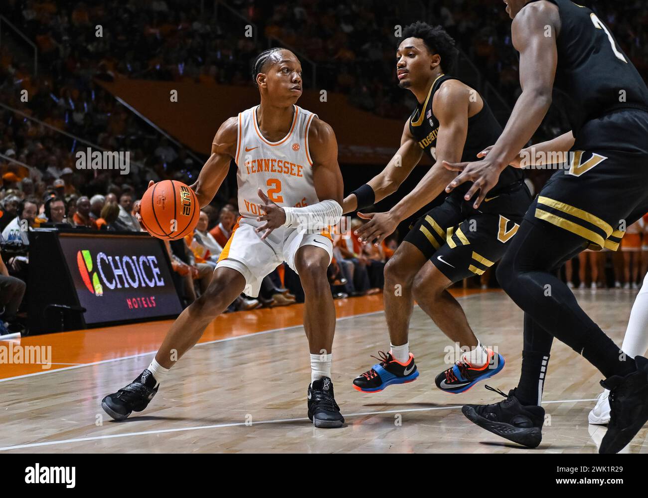 KNOXVILLE, TN - FEBRUARY 17: Tennessee Volunteers guard Jordan Gainey ...