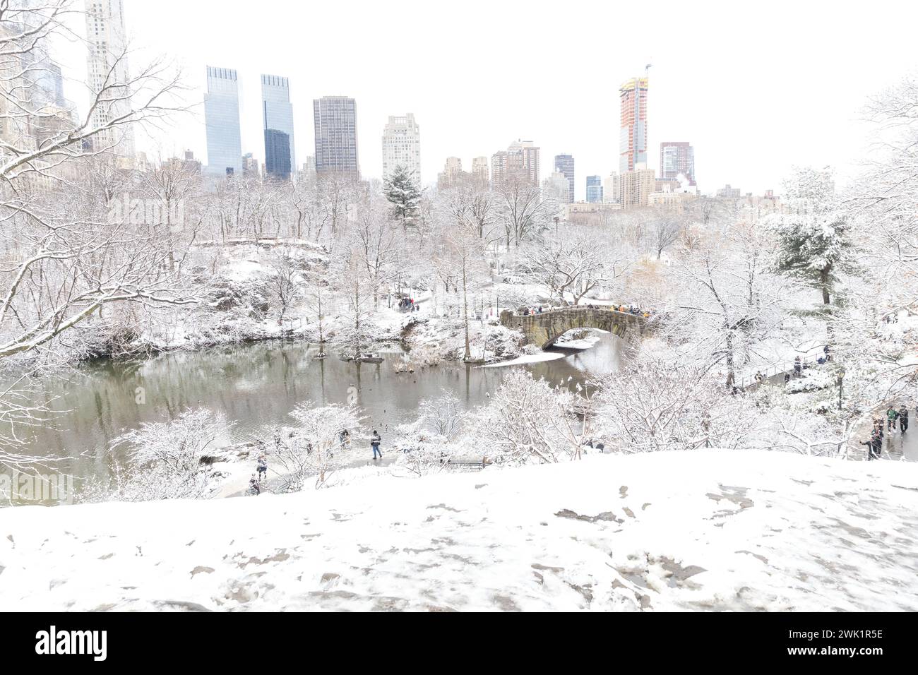 Atmosphere of Central Park on this snowy Saturday morning in New York ...