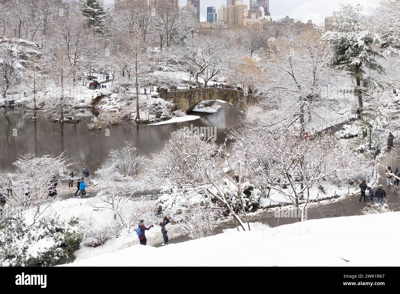 Atmosphere of Central Park on this snowy Saturday morning in New York ...