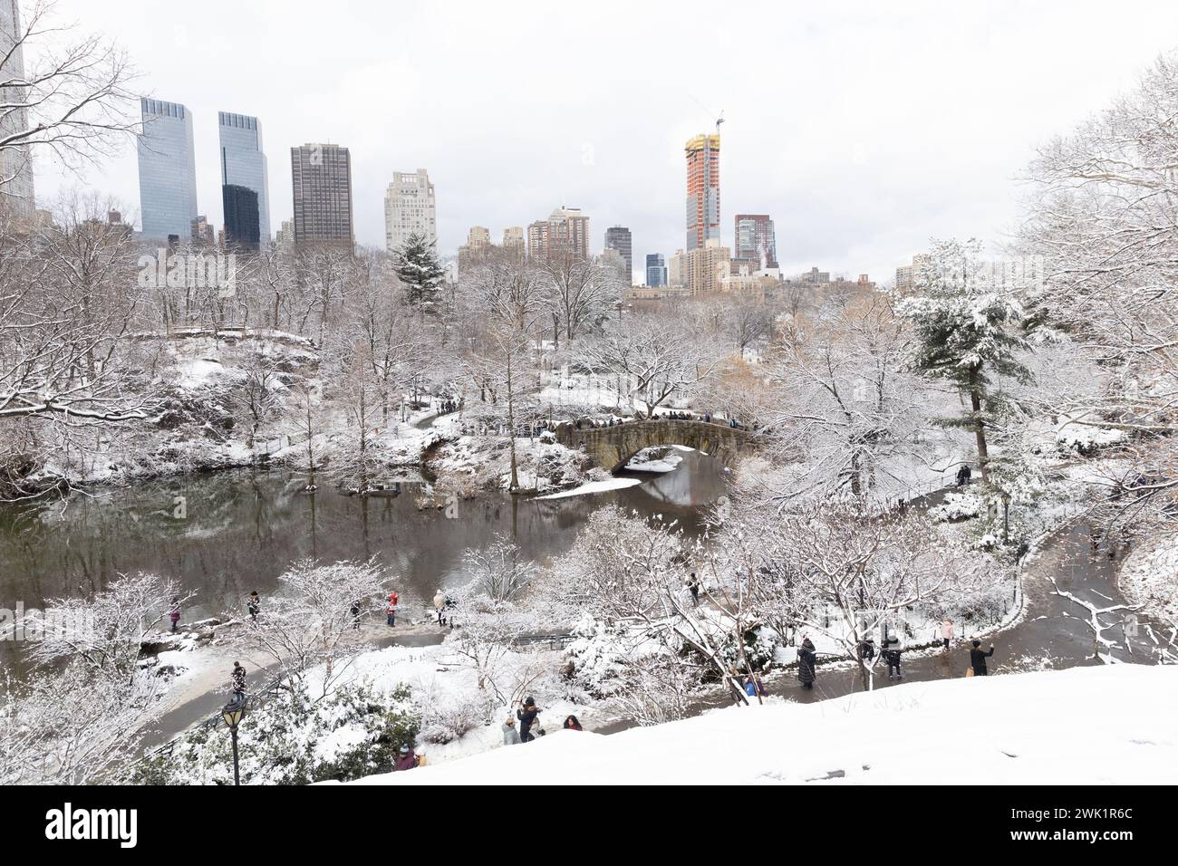 Atmosphere of Central Park on this snowy Saturday morning in New York ...