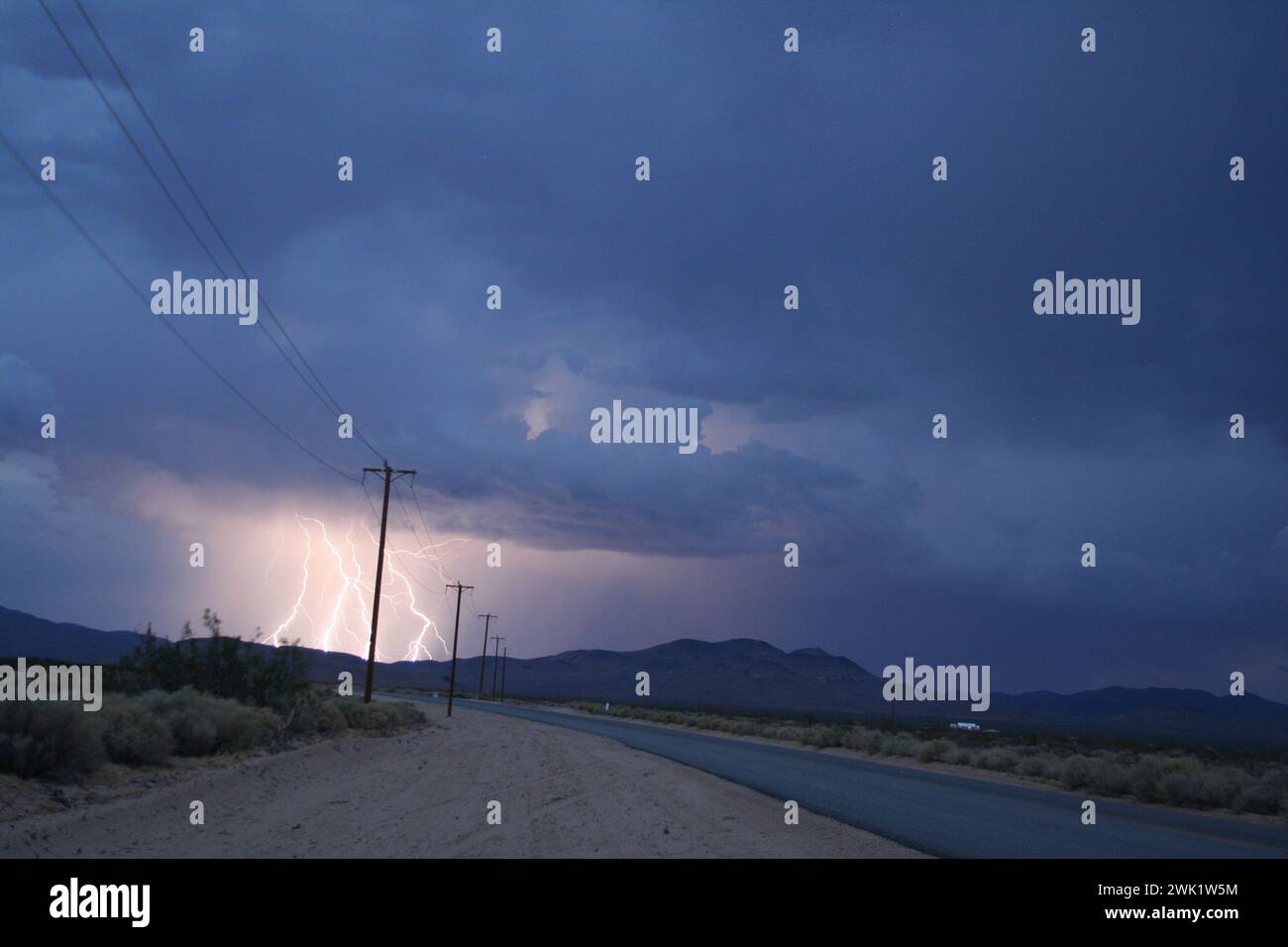 Dust storm in mojave desert hi-res stock photography and images - Alamy