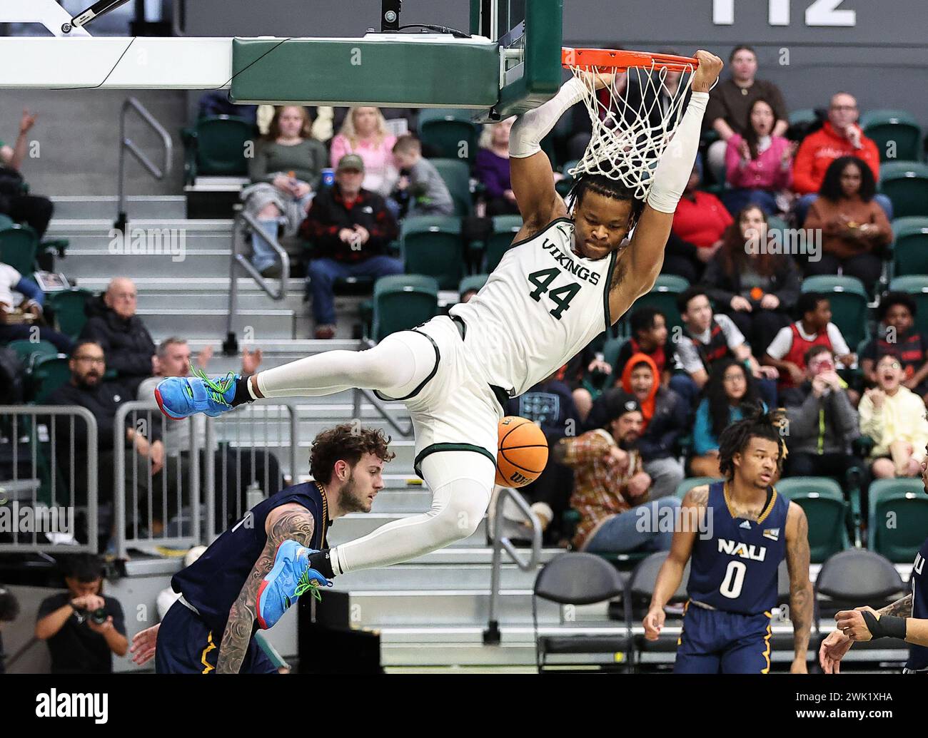 Monster dunk hi-res stock photography and images - Alamy