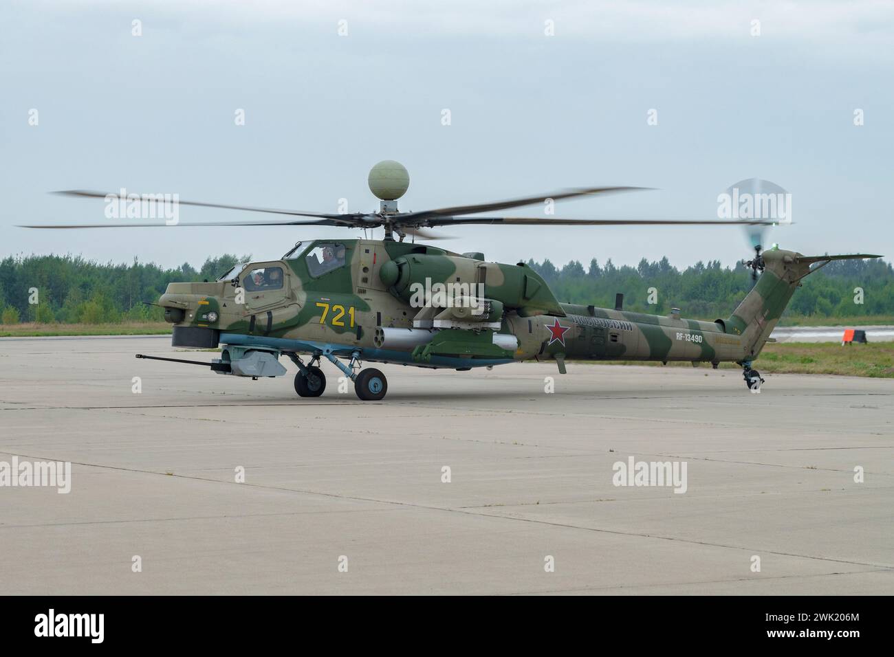 Mi 28nm attack helicopter hi-res stock photography and images - Alamy