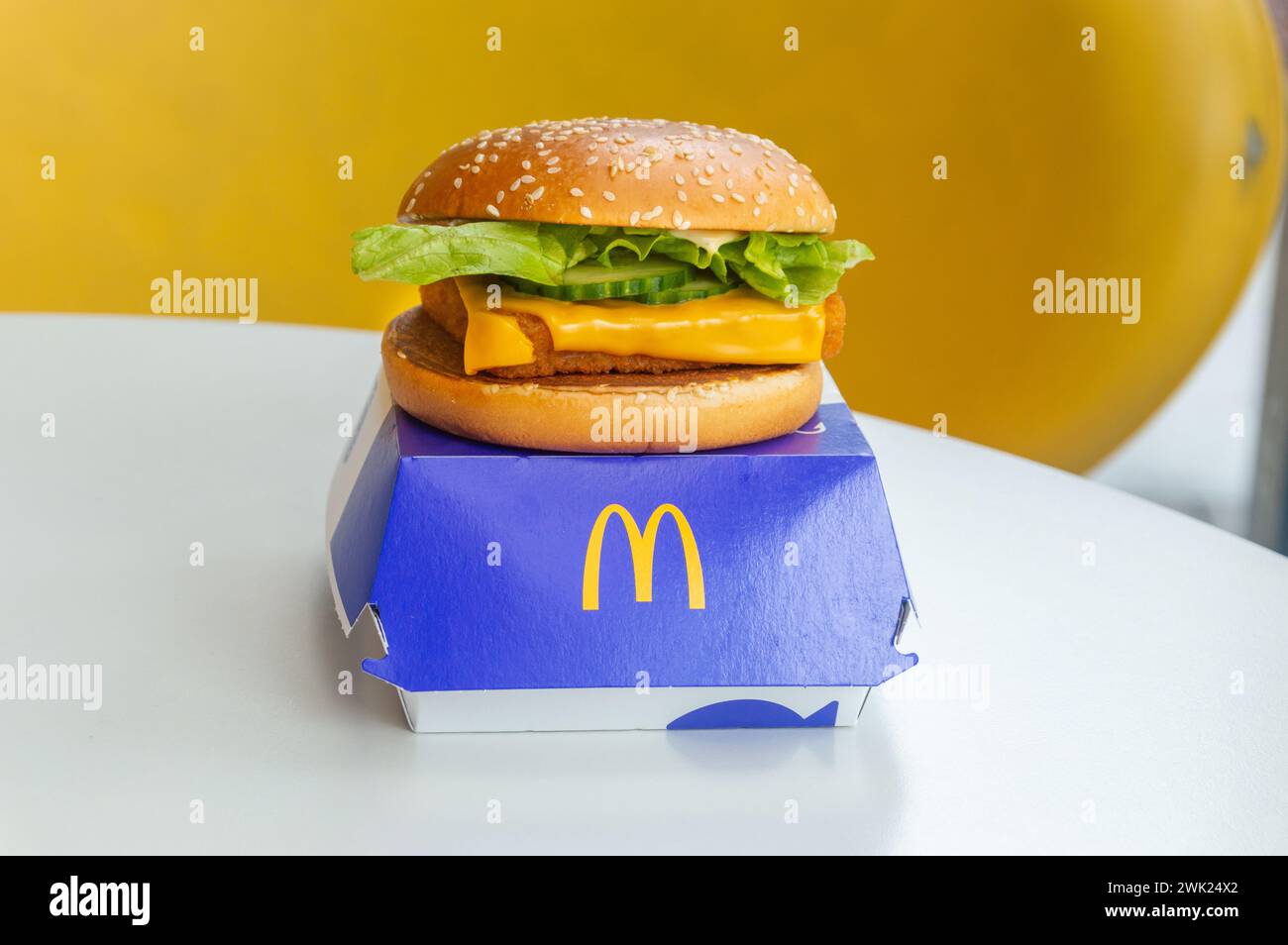 Mcdonalds fish burger hi-res stock photography and images - Alamy