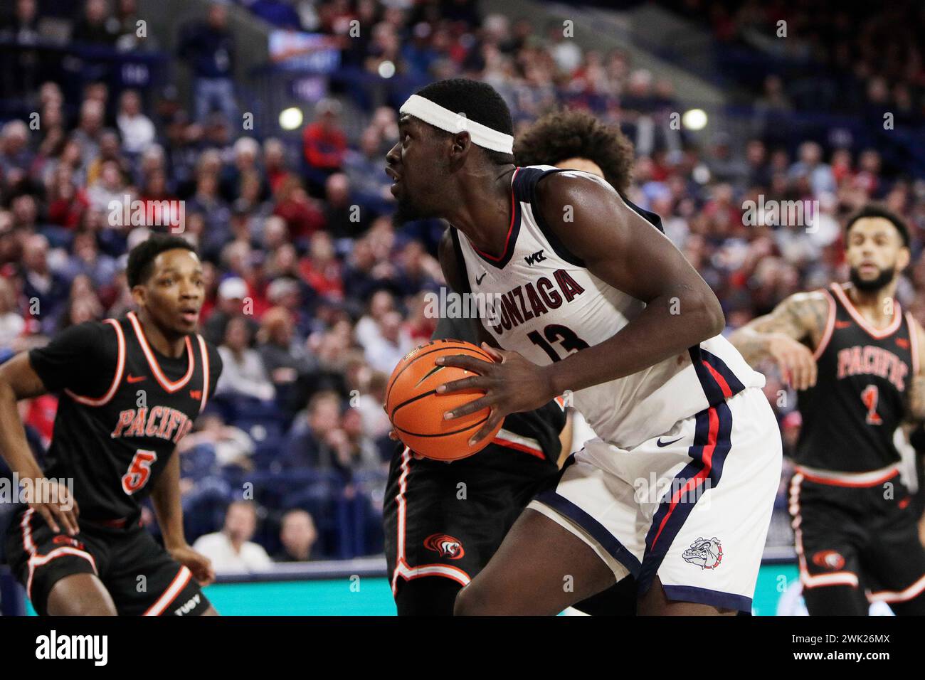 Gonzaga forward Graham Ike (13) eyes the basket during the second half ...