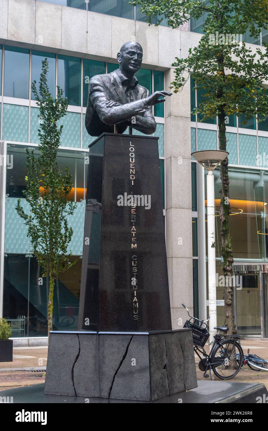 Rotterdam, Nederland - October 22, 2023: Stature of Dutch politican ...