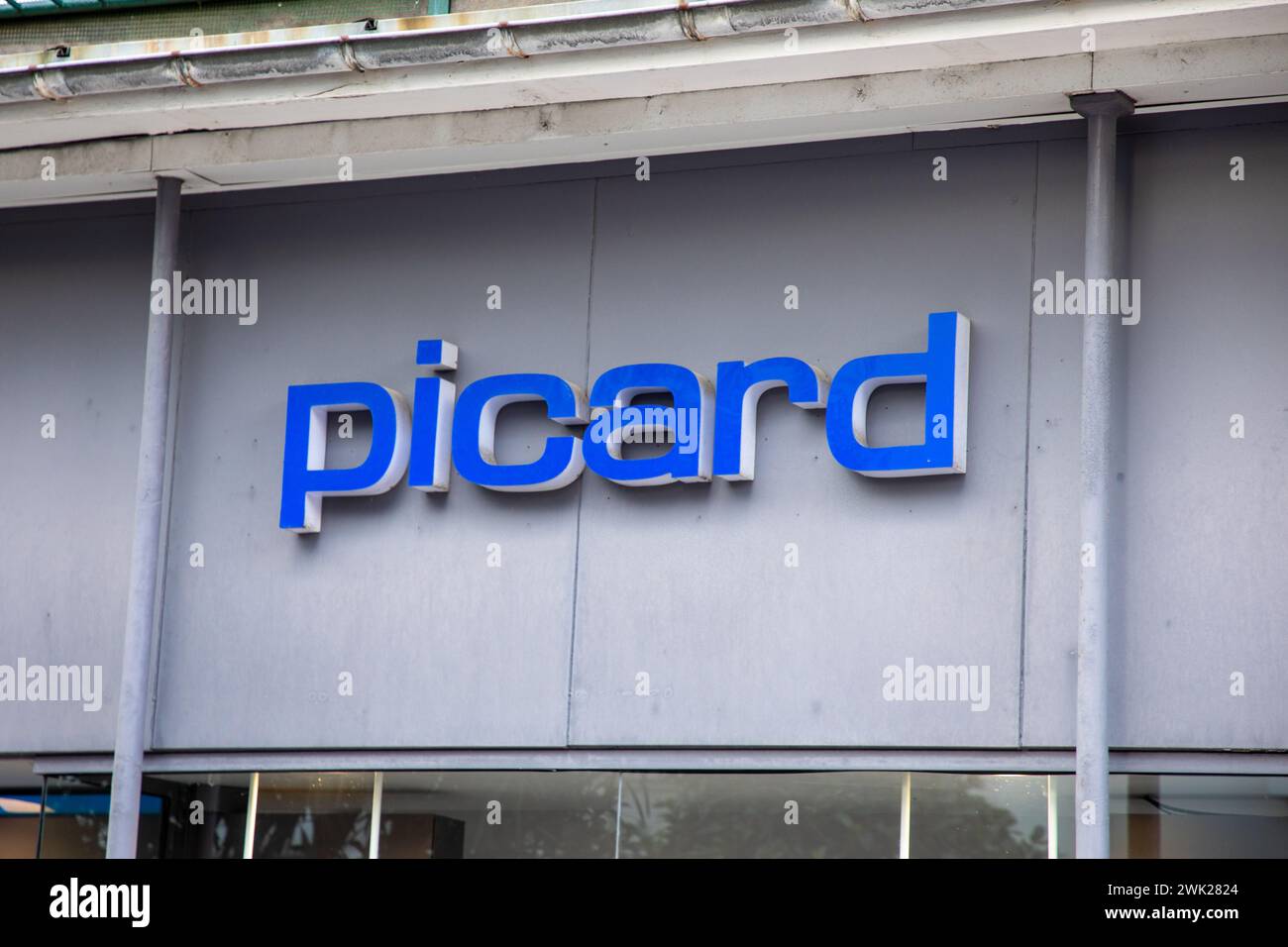 Bordeaux , France - 02 12 2024 : Picard logo sign and brand text of ...