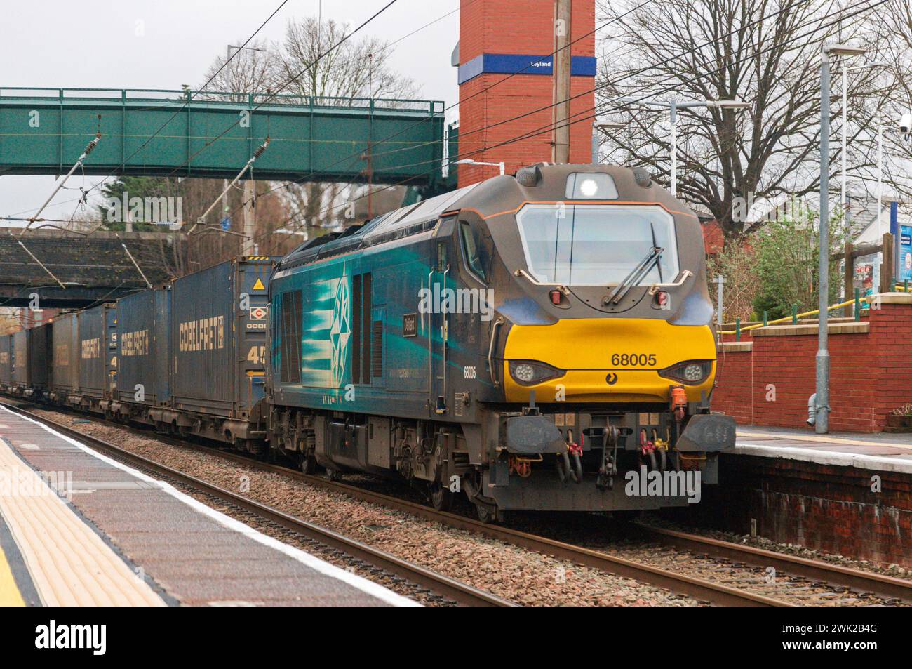 Class 68 locomotive hi-res stock photography and images - Alamy