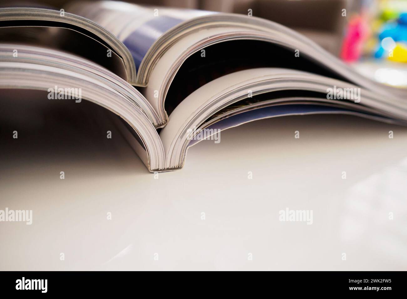 Stack of fashion magazines hi-res stock photography and images - Alamy