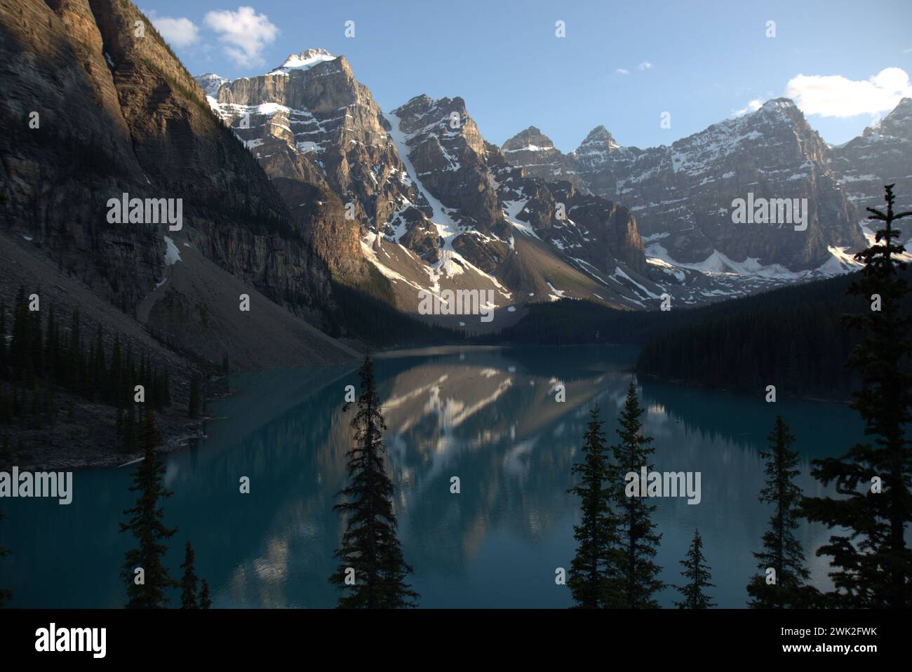 Moraine lake canada hi-res stock photography and images - Alamy