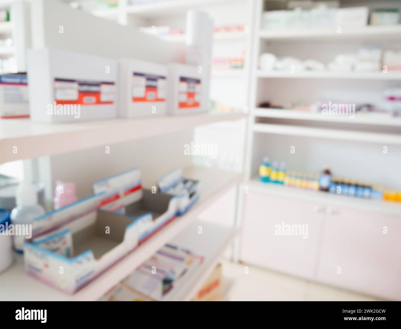 Pharmacy store shelves interior hi-res stock photography and images - Alamy