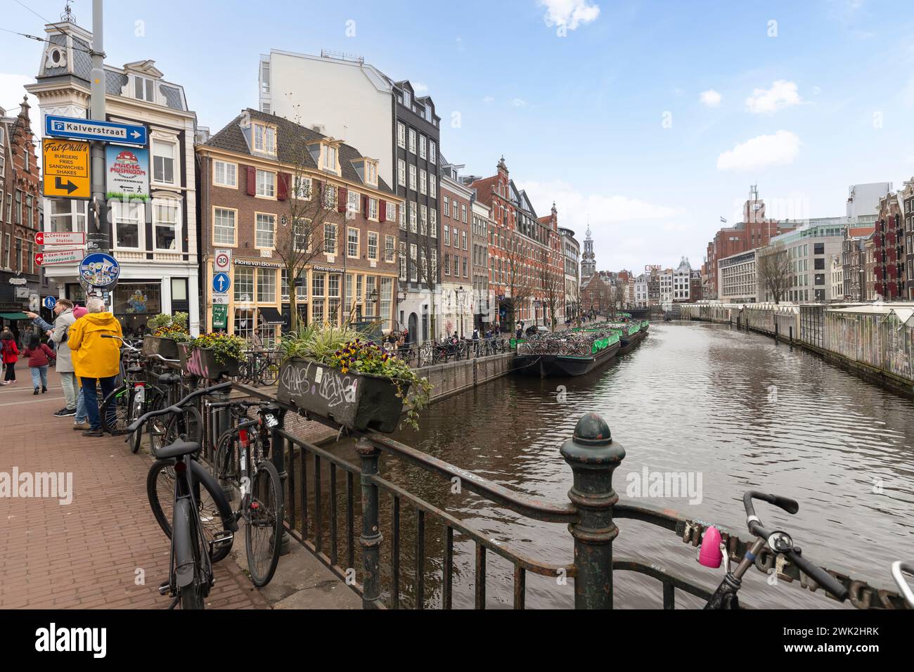 Singelgracht with canal houses and the floating flower market in the ...