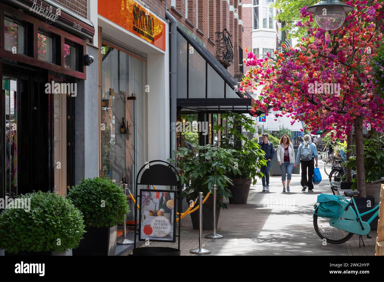 Shops shopping amsterdam store hi-res stock photography and images - Alamy
