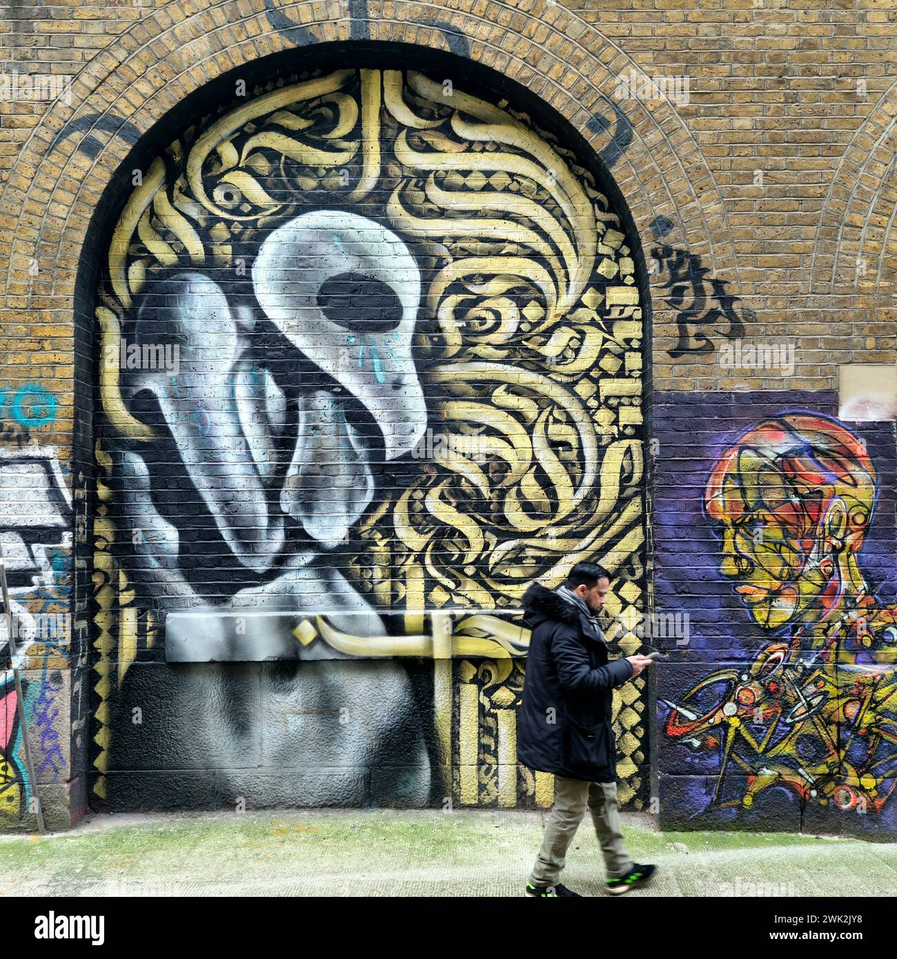 Wall phone wallpaper hi-res stock photography and images - Alamy