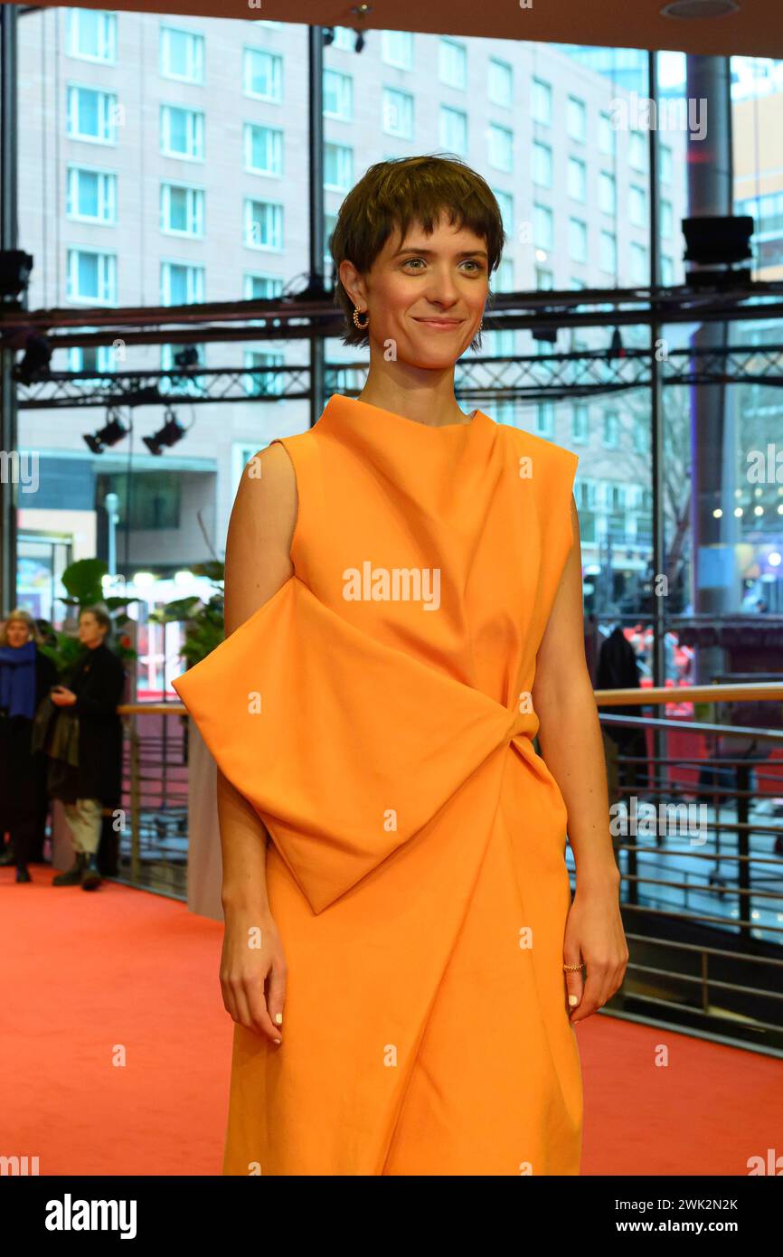 Liv Lisa Fries, Red Carpet - Film IN LIEBE, EURE HILDE von Andreas ...