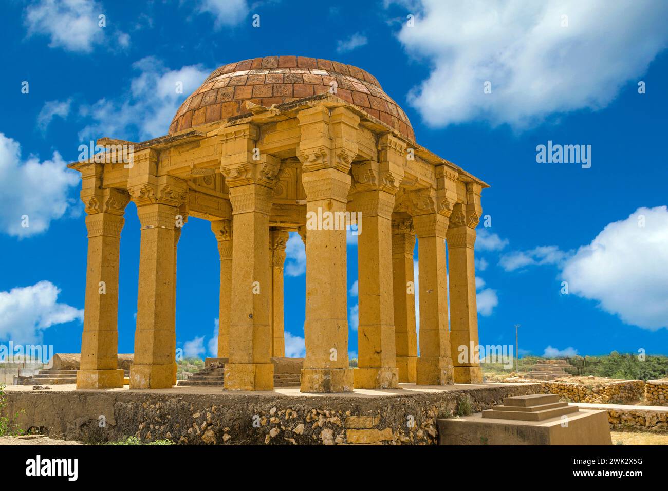 Makli Necropolis, beautiful funerary islamic architecture in Pakistan ...