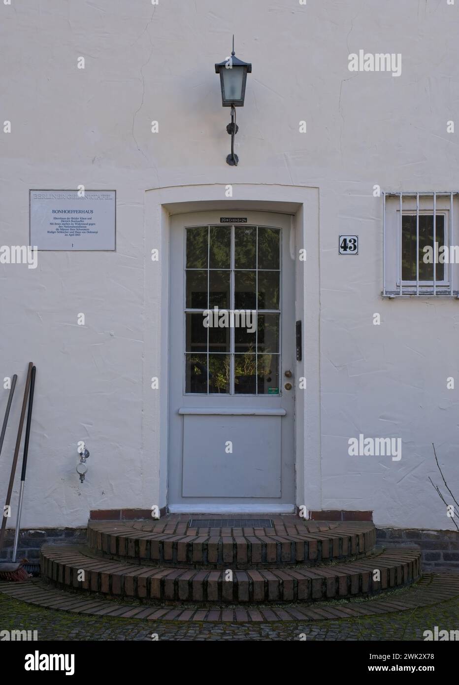 Dietrich bonhoeffer hi-res stock photography and images - Alamy