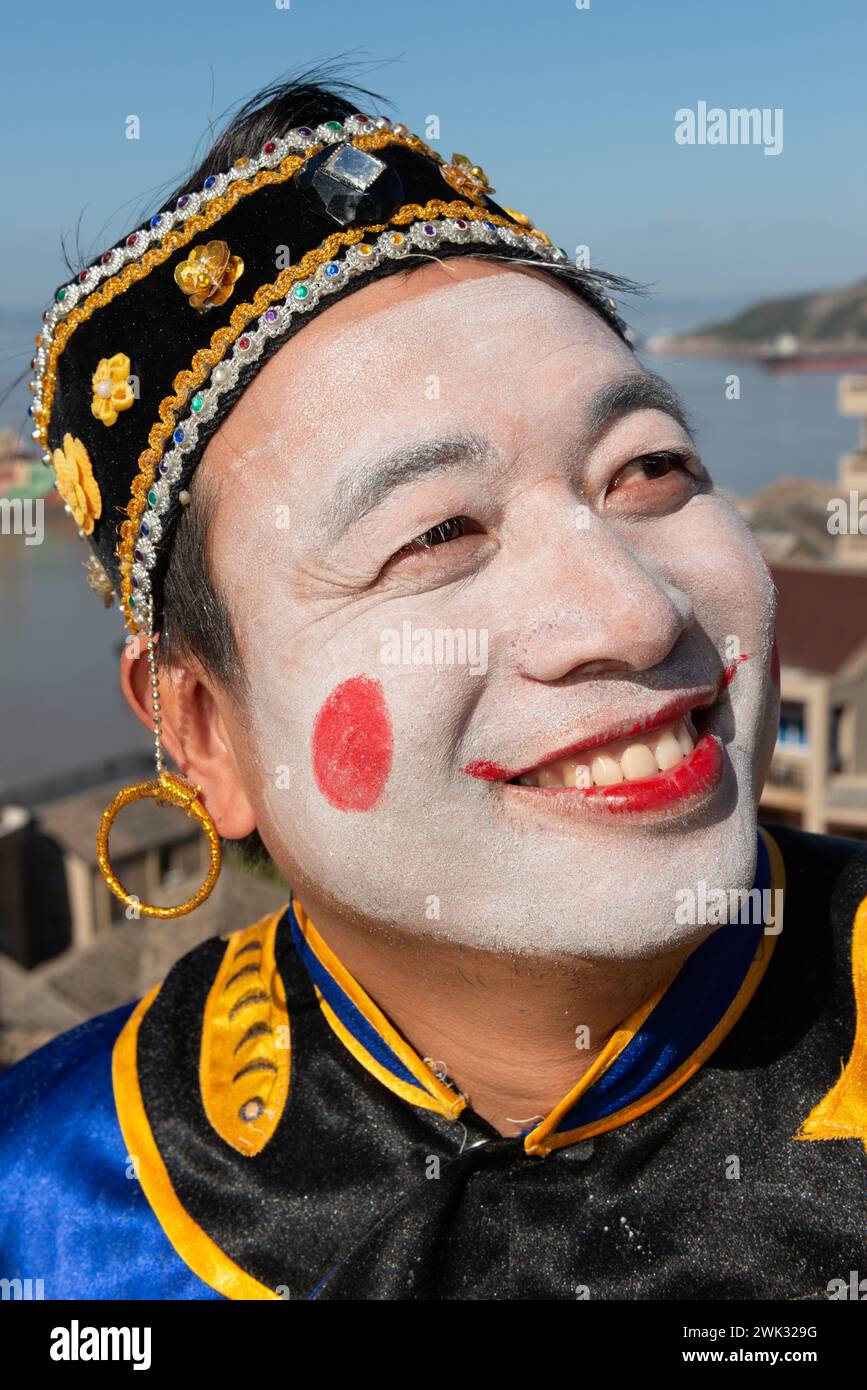 Traditional chinese make up hi-res stock photography and images - Alamy