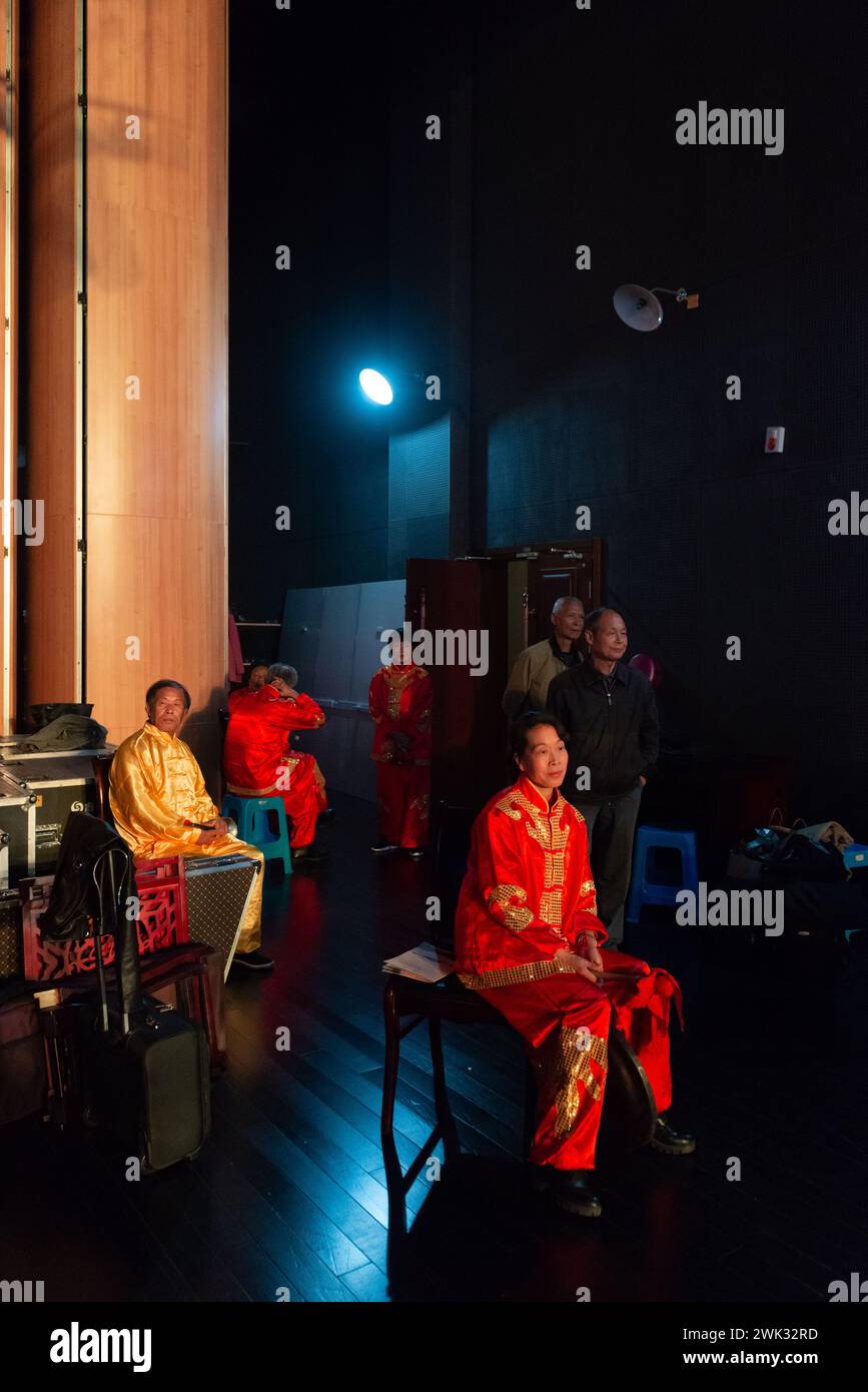 Golden coast performing arts stage hi-res stock photography and images ...