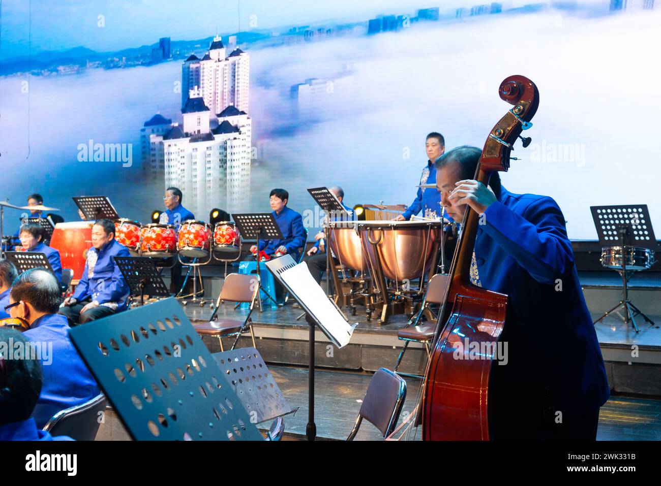 Traditional orchestra china hi-res stock photography and images - Alamy