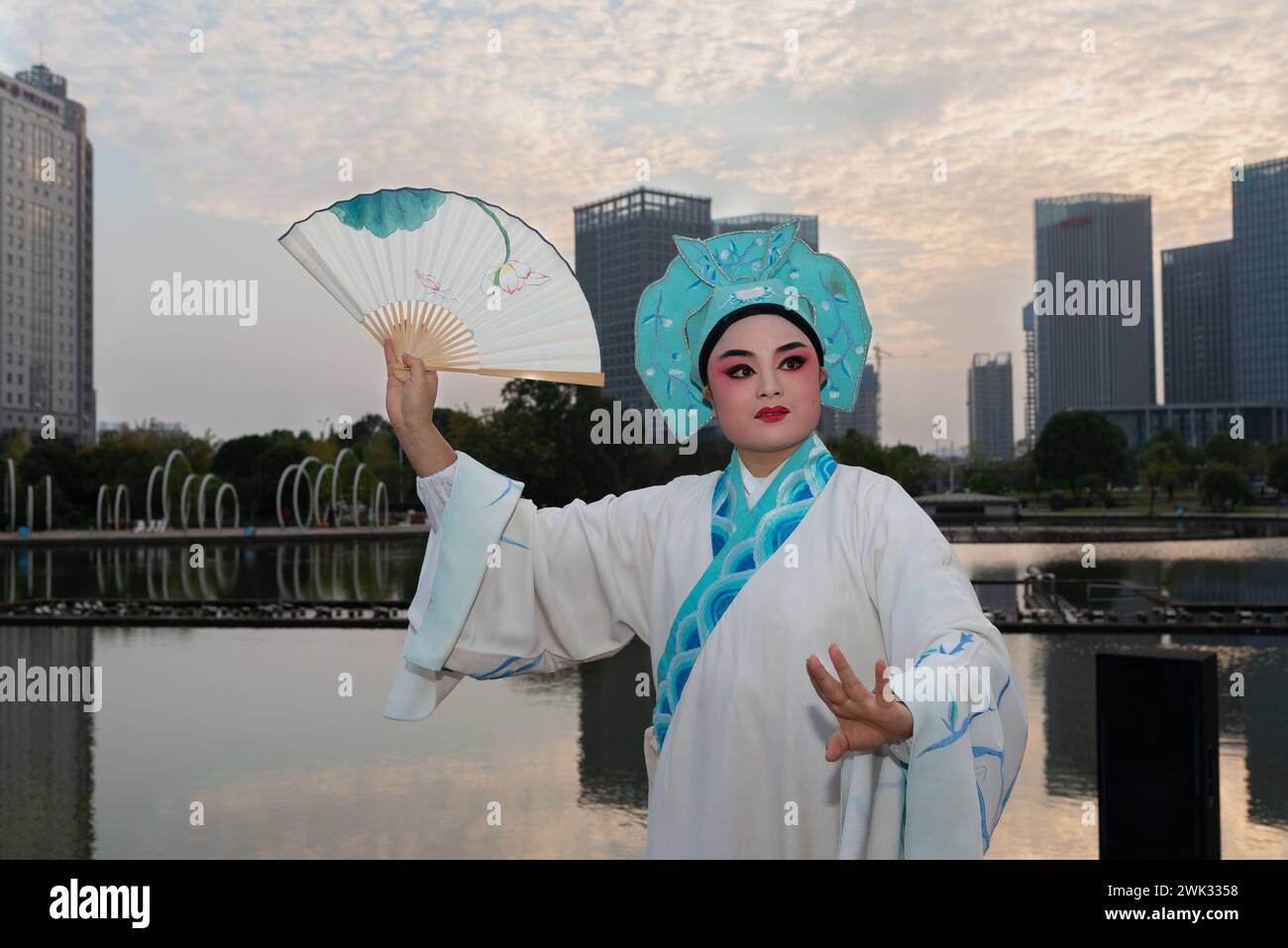 Beijing opera costume hi-res stock photography and images - Alamy
