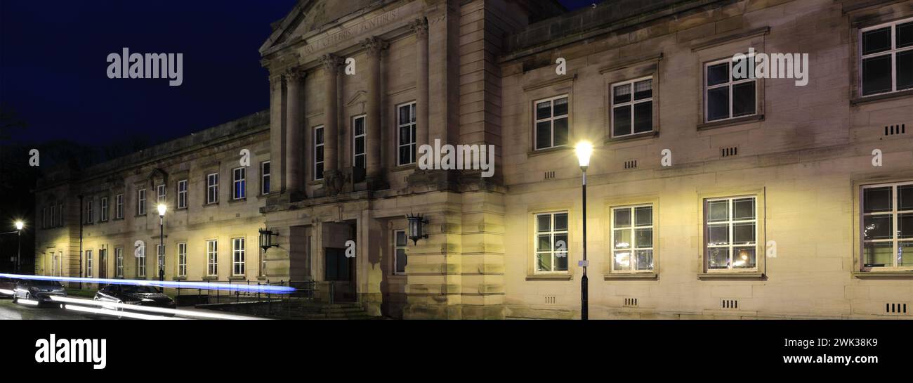 The Town Hall building, Spa town of Harrogate, North Yorkshire England ...