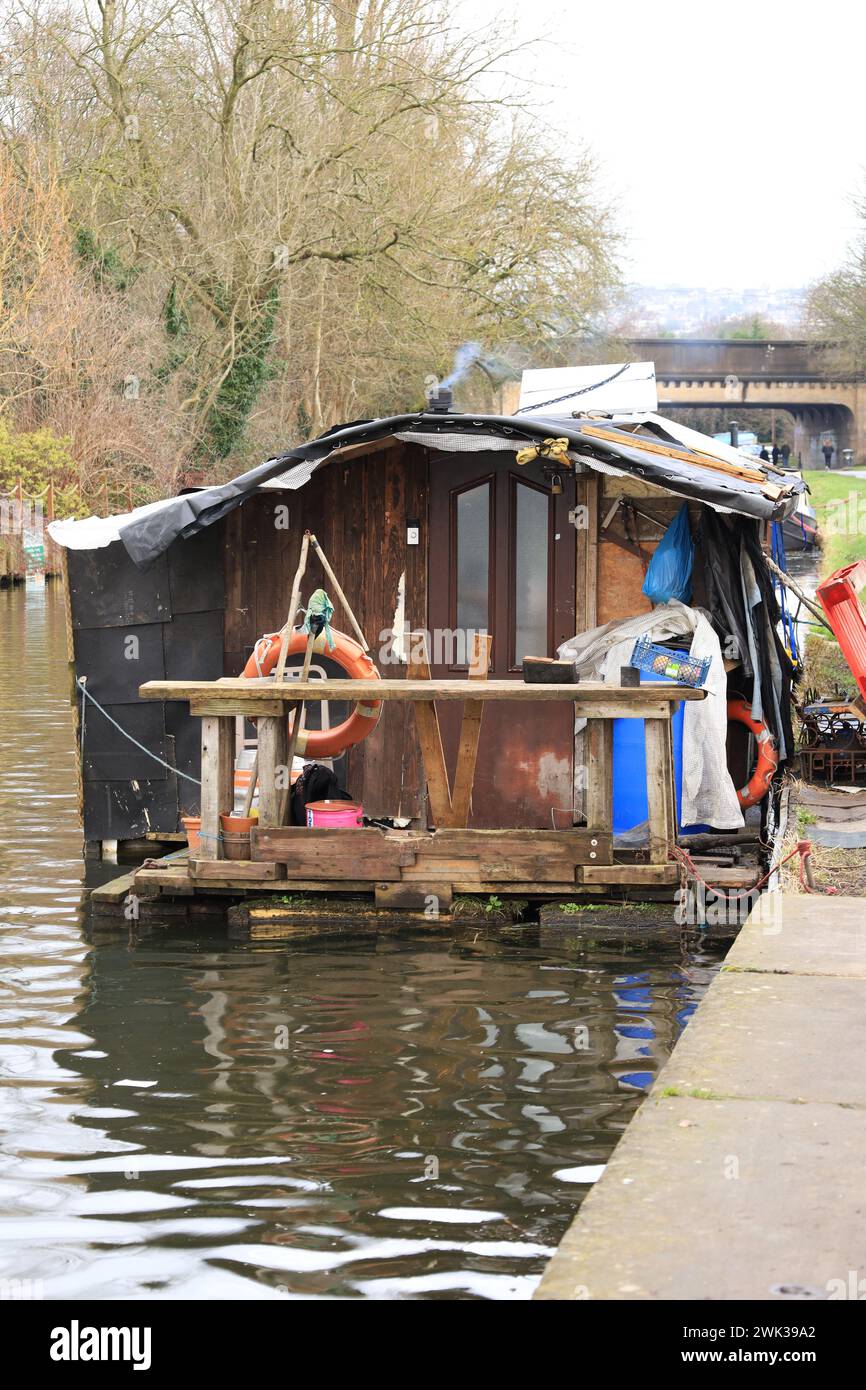 Rodley canal hi-res stock photography and images - Alamy