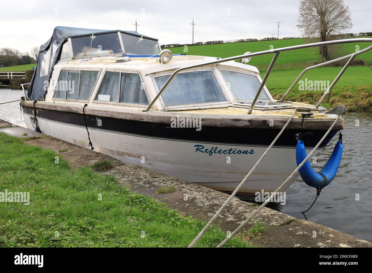 Rodley canal hi-res stock photography and images - Alamy