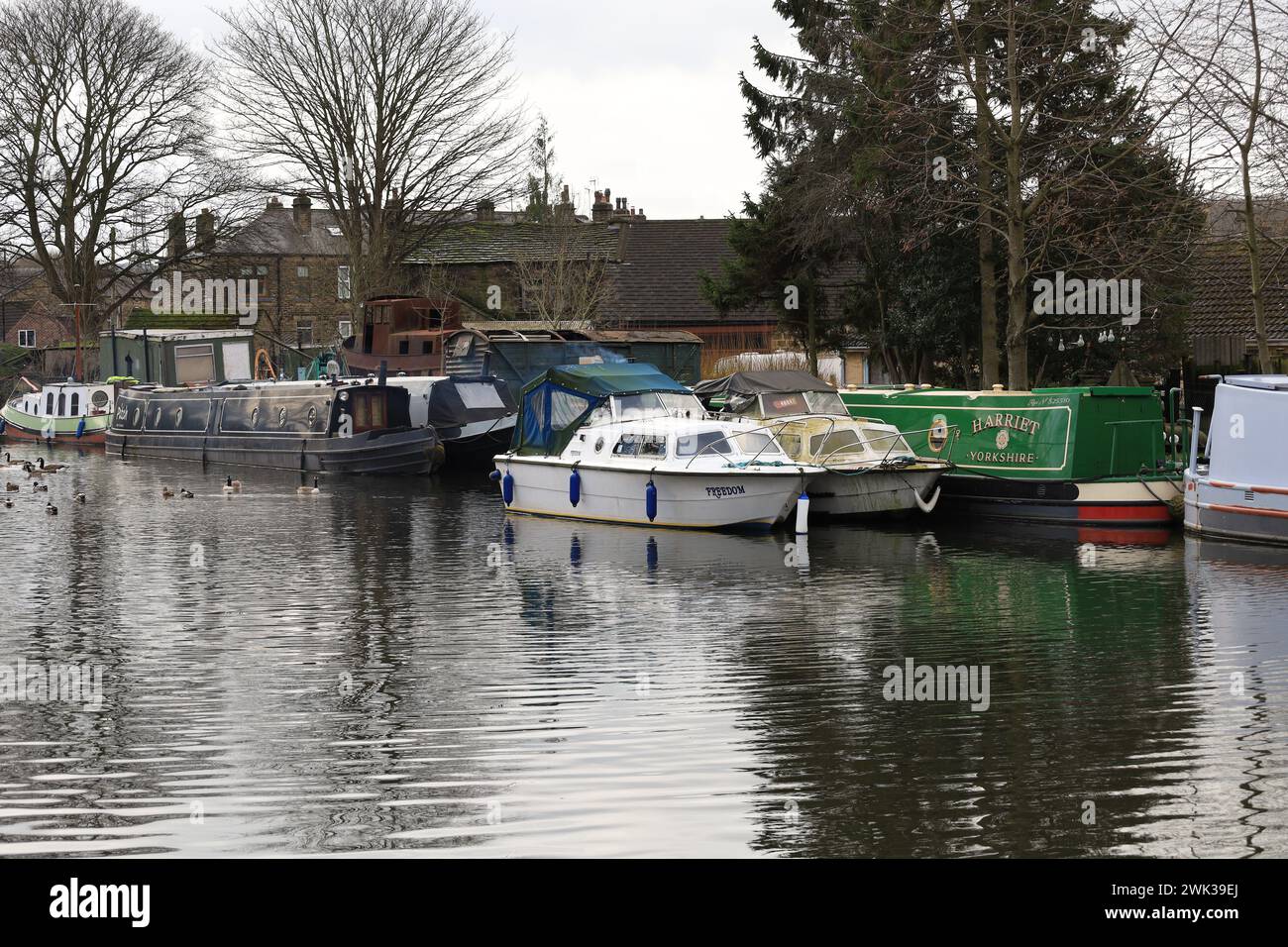 Rodley canal hi-res stock photography and images - Alamy